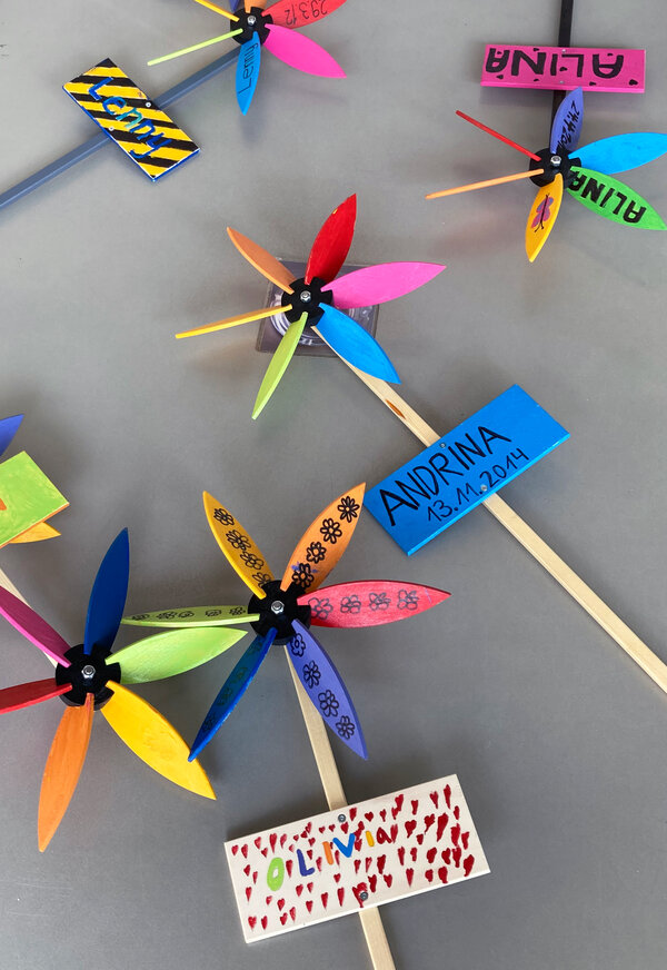 Ferienpass im AWB Sursee: Es wurden fleissig Windräder erstellt